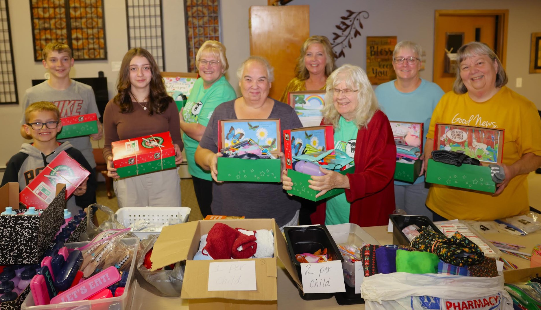 First Presbyterian Church Members Pack Shoe Boxes for Children in Need ...